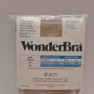 Wonderbra | Accessories | 4 For 2 New Vintage Wonderbra Linen Queen Sz ...